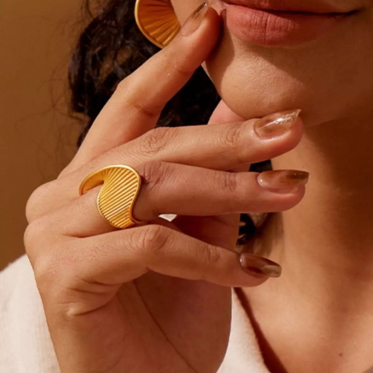 Irregular Twisted Texture Ring – Bougie Gush Boutique